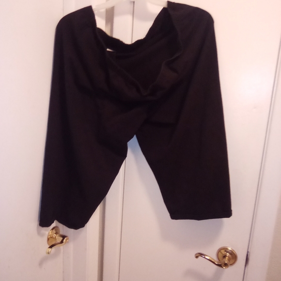 stretch is comfort | Pants & Jumpsuits | Stretch Is Comfort Capris ...